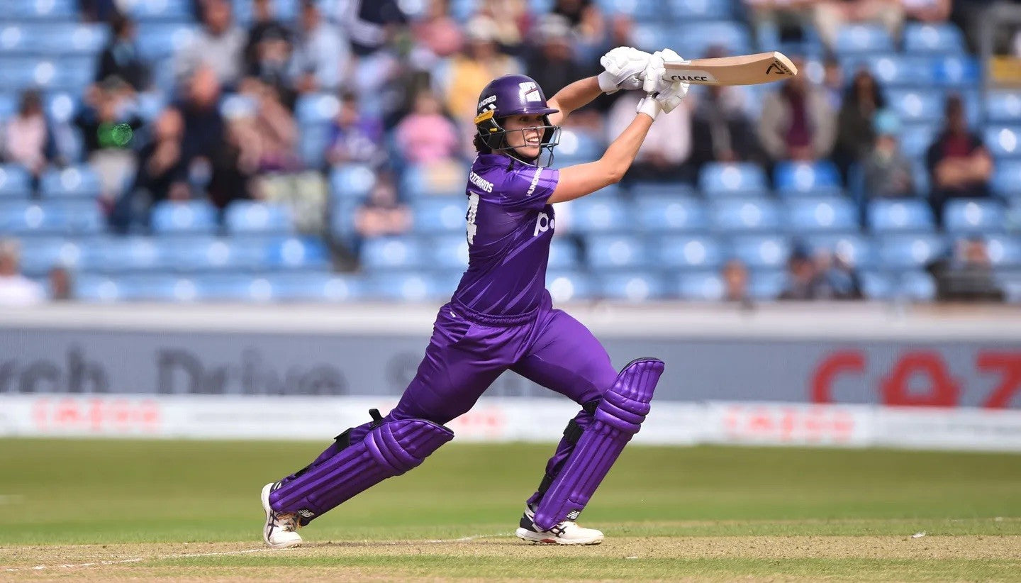 PRO PLAYER | ALICE DAVIDSON-RICHARDS – Chase Cricket Limited